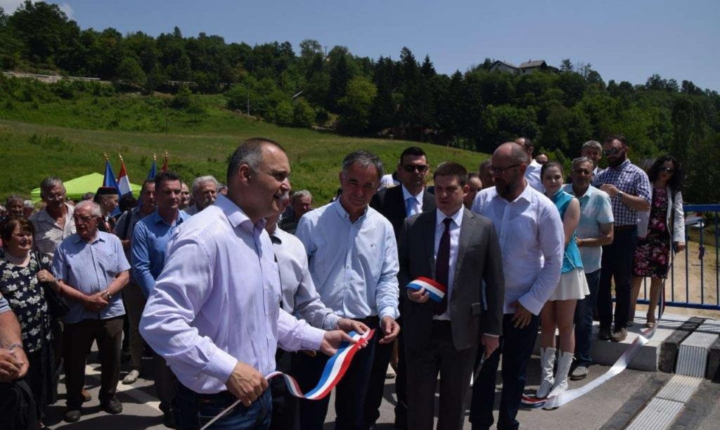 Most u Veljunu, infrastruktura koja vraća i oplemenjuje život. Vrpcu ...