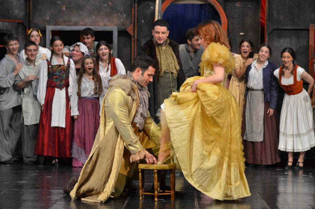 “Pepeljuga” za 70. rođendan Dramskog studija Zorin doma: Glumi i ...