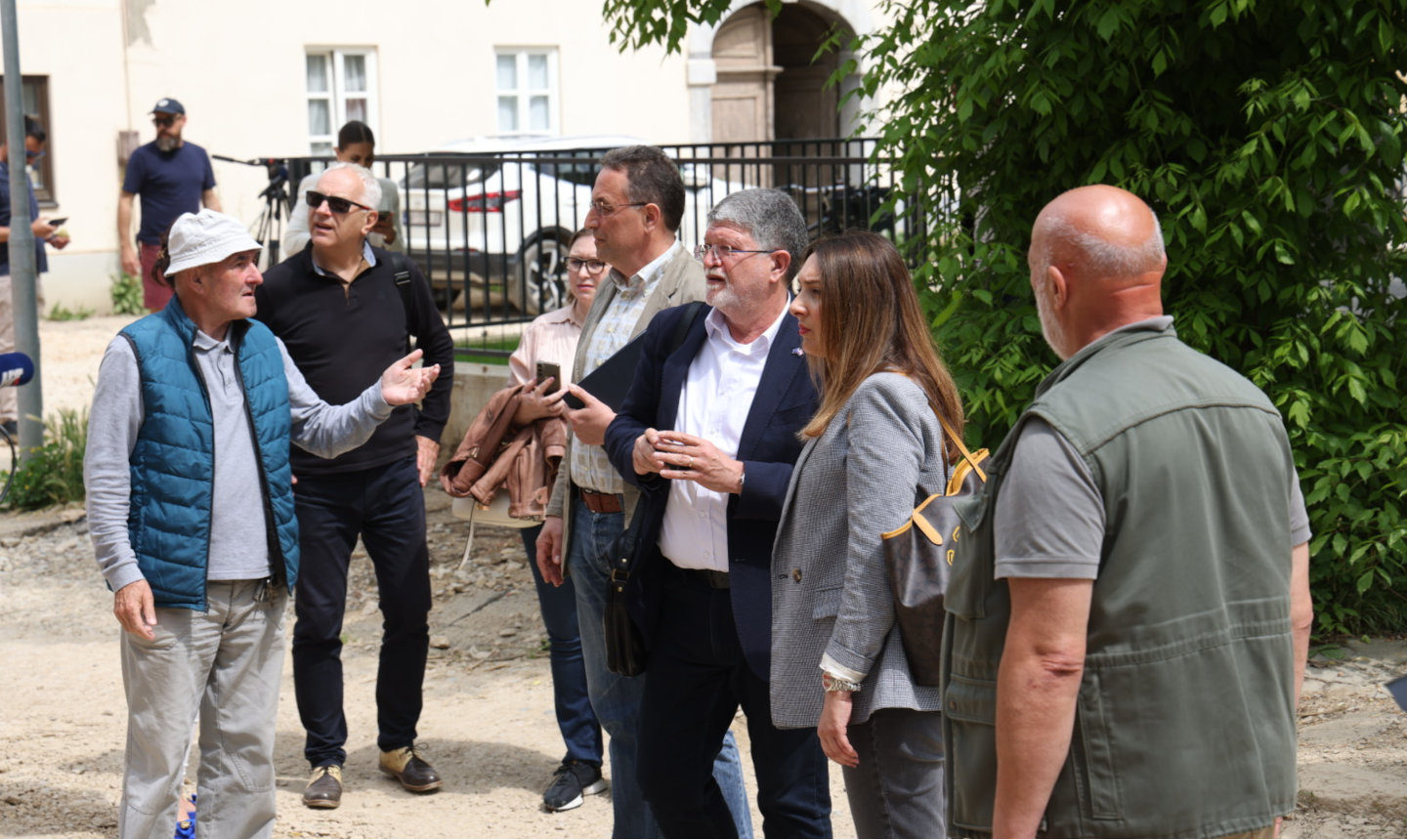 Rim tim tagi dim, odoše europski novci u prašinu i dim: Zvijezdi danas ...