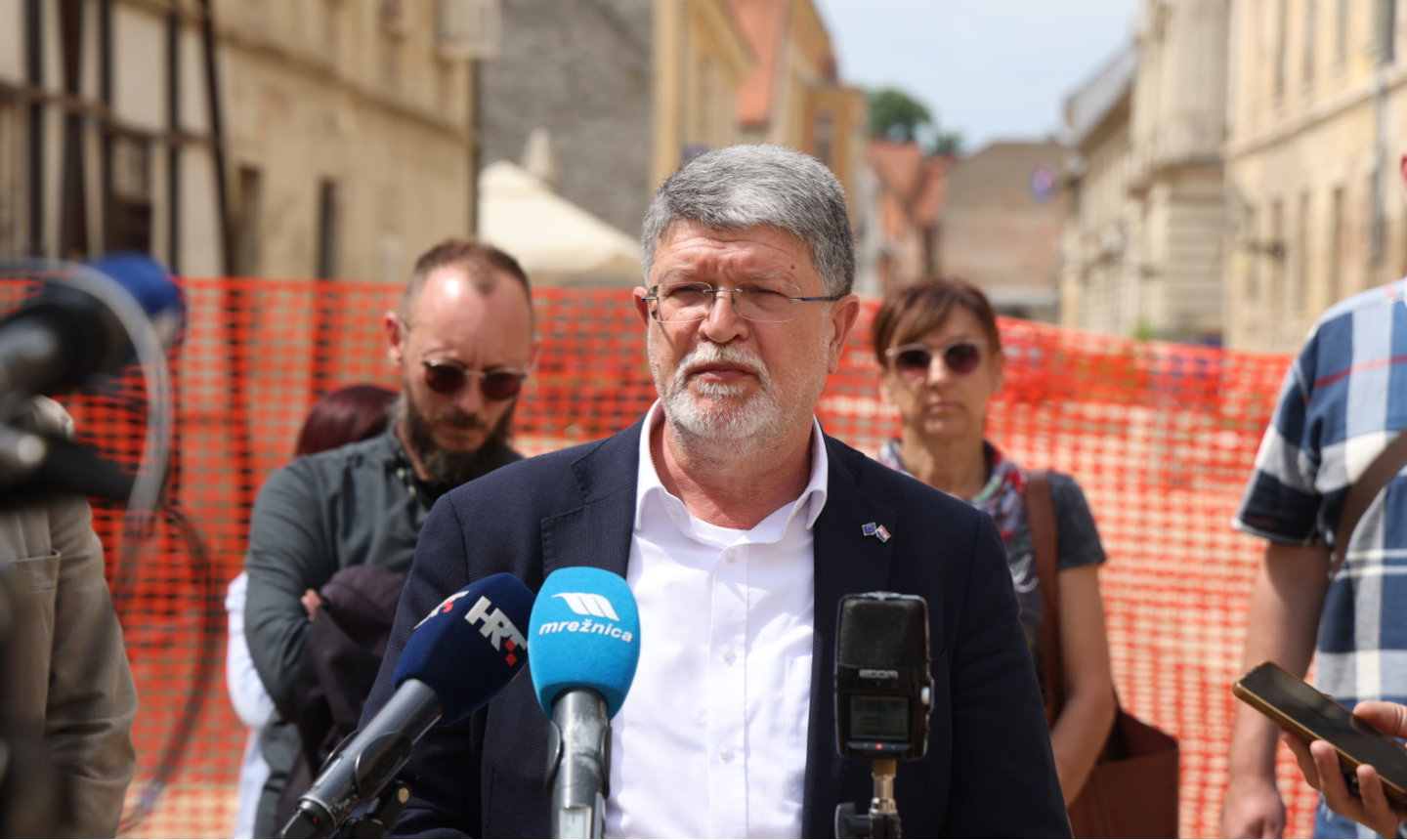 Rim tim tagi dim, odoše europski novci u prašinu i dim: Zvijezdi danas ...